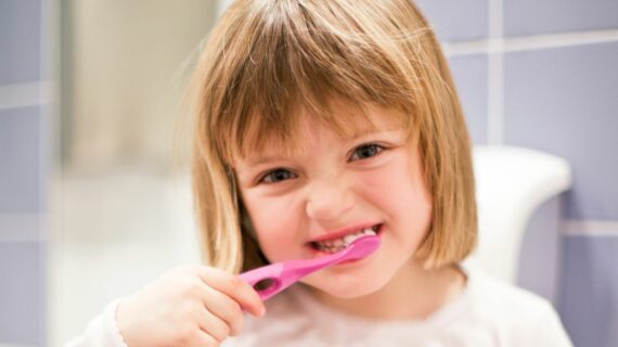 Hvordan få barn til å pusse tenner? | Jordan Oral Care