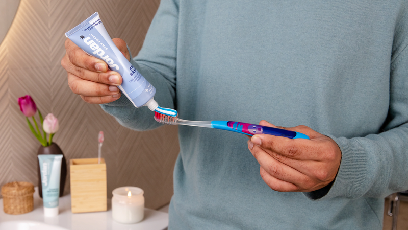 Gencive rouge : ses causes et ses traitements| Jordan Oral Care